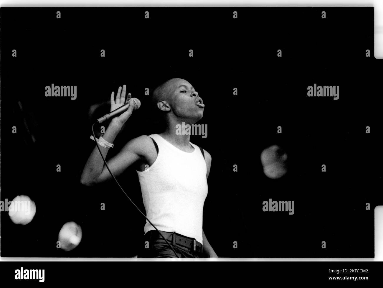 SKIN, SKUNK ANANSIE, FIRST GLASTONBURY: A young Skin (Deborah Dyer) of ...