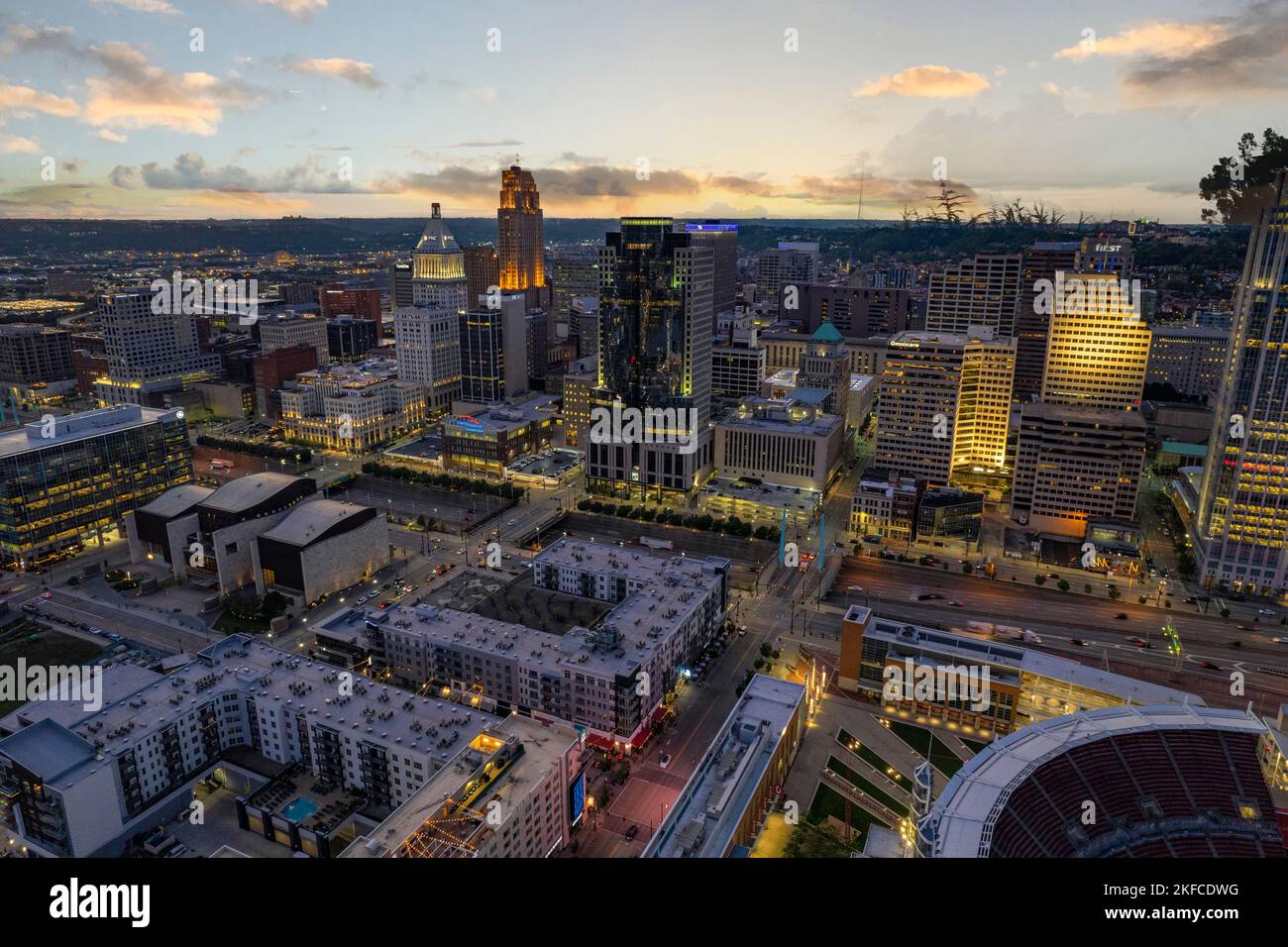 Aerial view downtown cincinnati skyline hi-res stock photography and ...