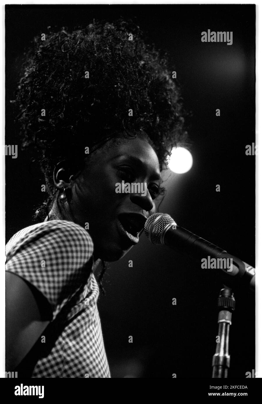 HEATHER SMALL, MPEOPLE, 1994: A young Heather Small of MPeople (M ...