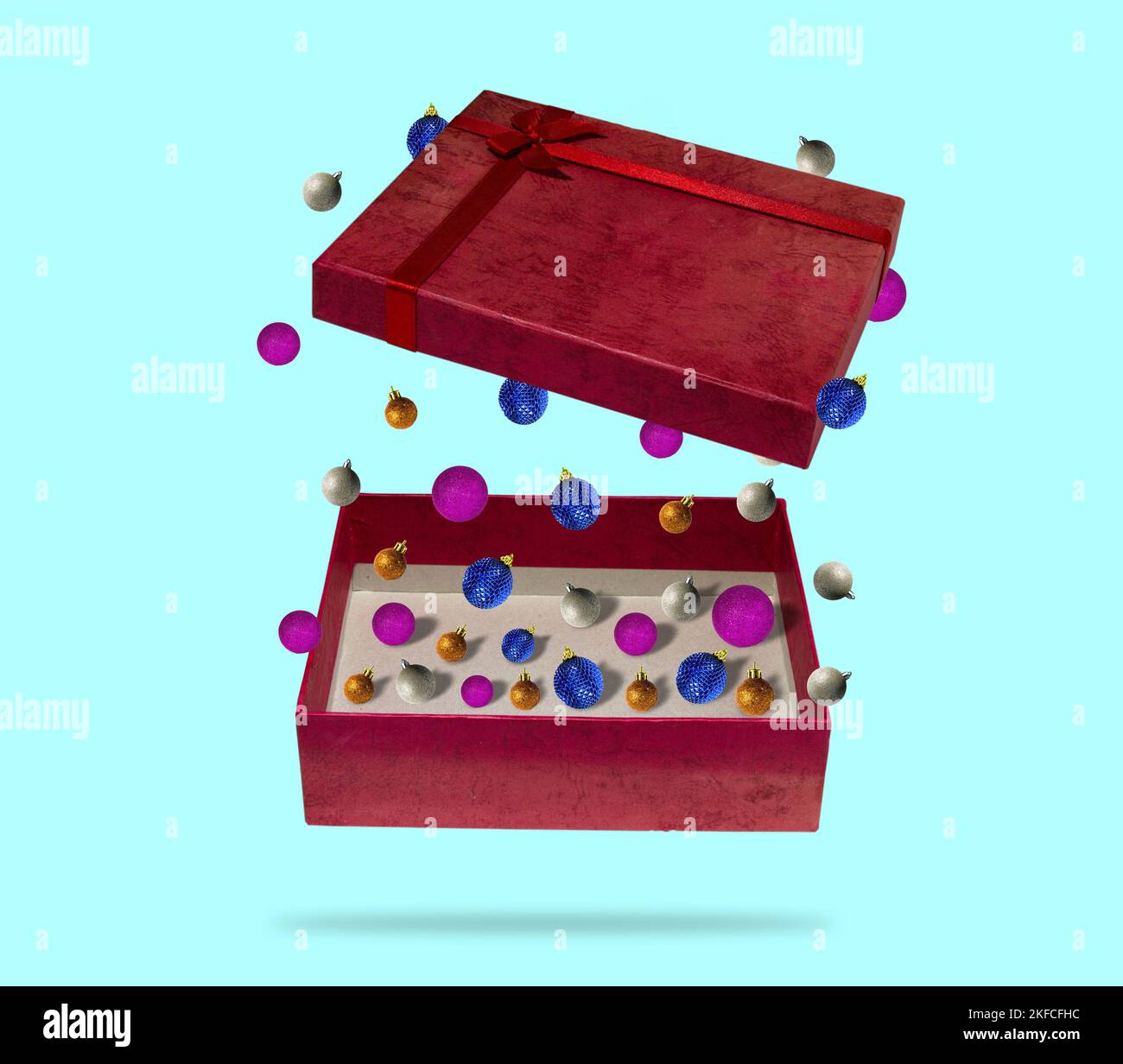 Open christmas box hi-res stock photography and images - Alamy