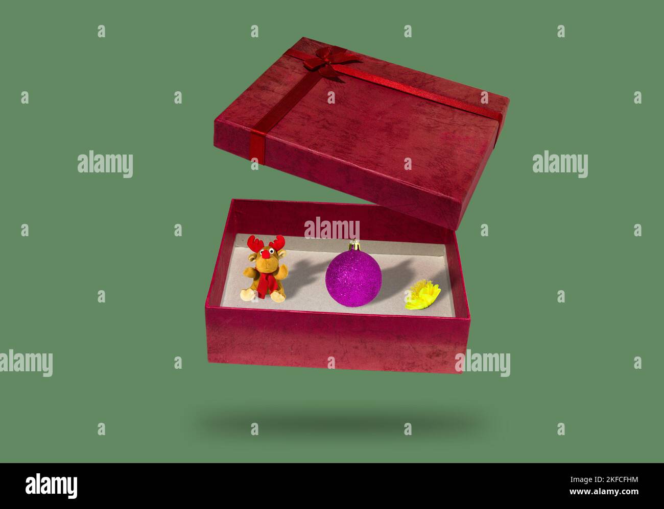 Open a package hi-res stock photography and images - Alamy