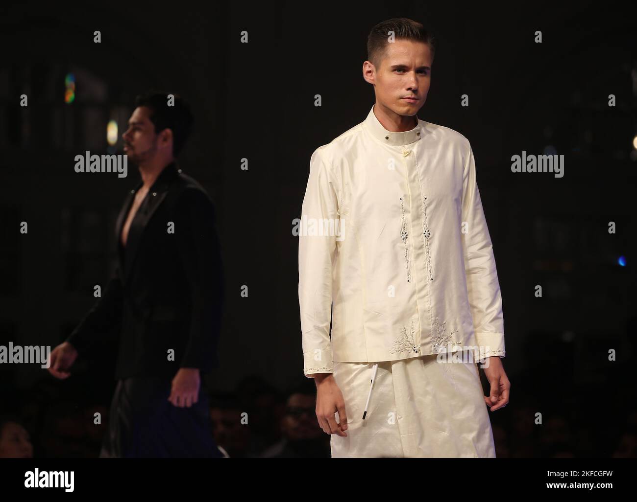Colombo, Sri Lanka. 17th Nov, 2022. Models walk the runway presenting a ...