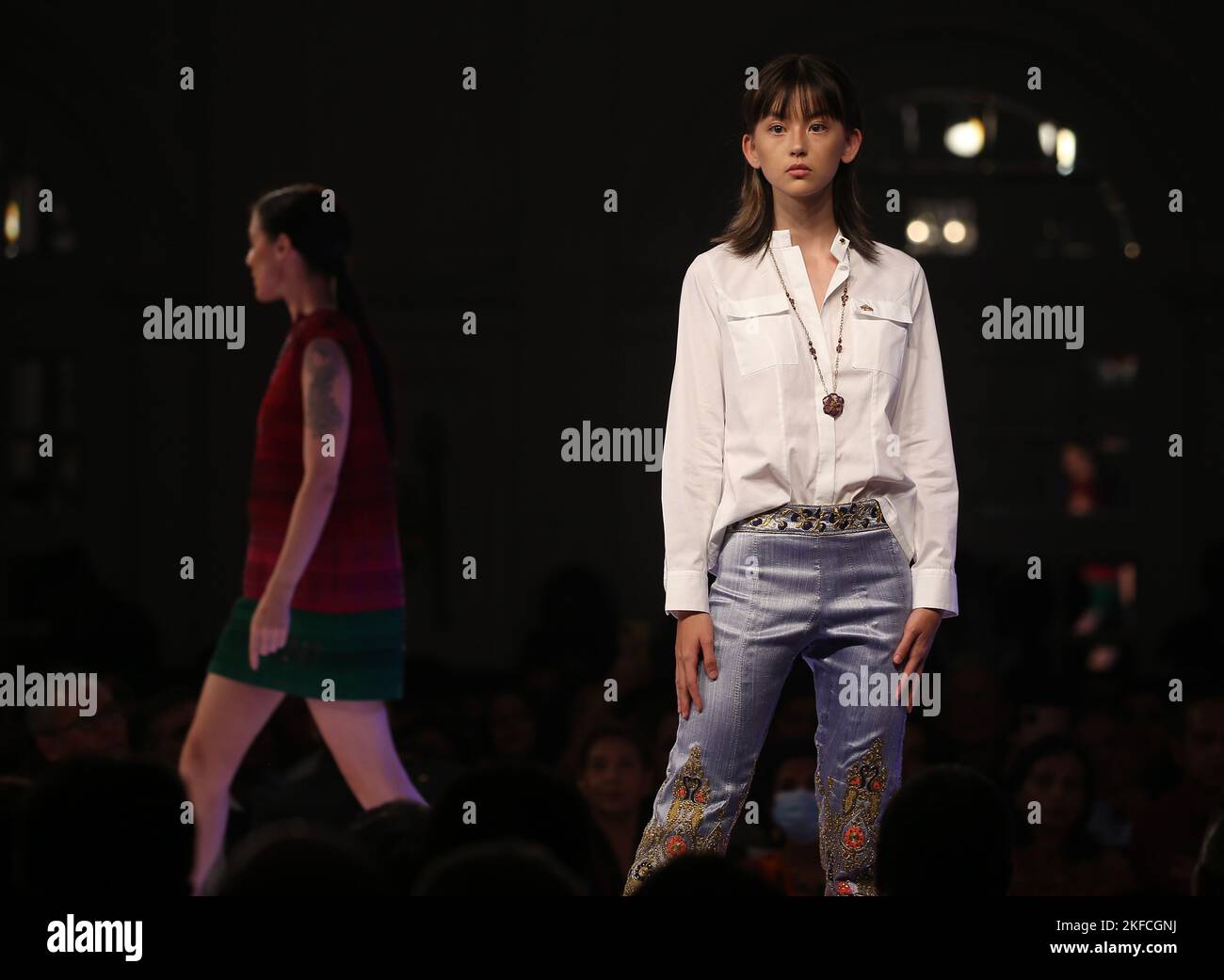 Colombo, Sri Lanka. 17th Nov, 2022. Models walk the runway presenting a ...