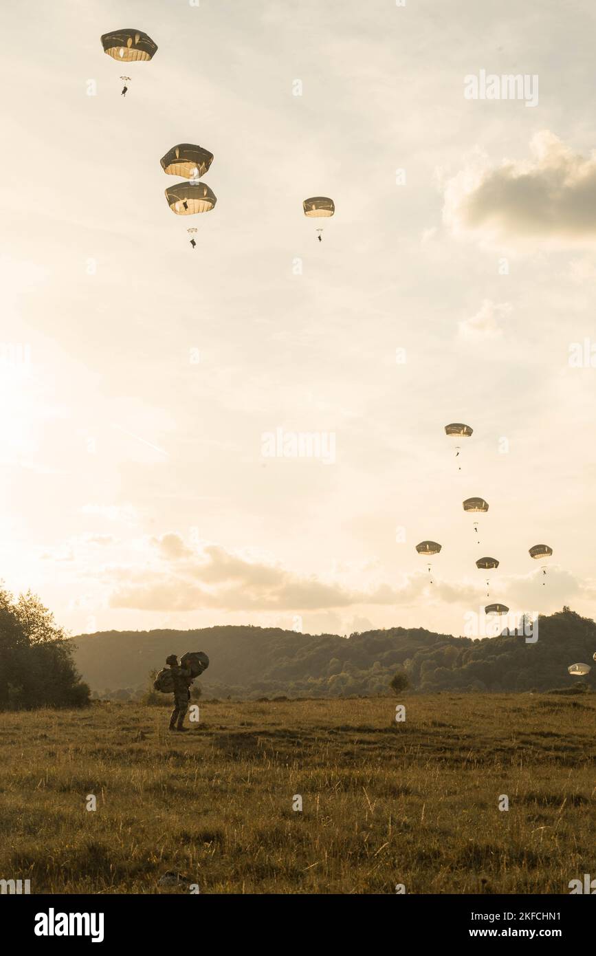 U.S. Army paratroopers, assigned to the 173rd Infantry Brigade Combat ...