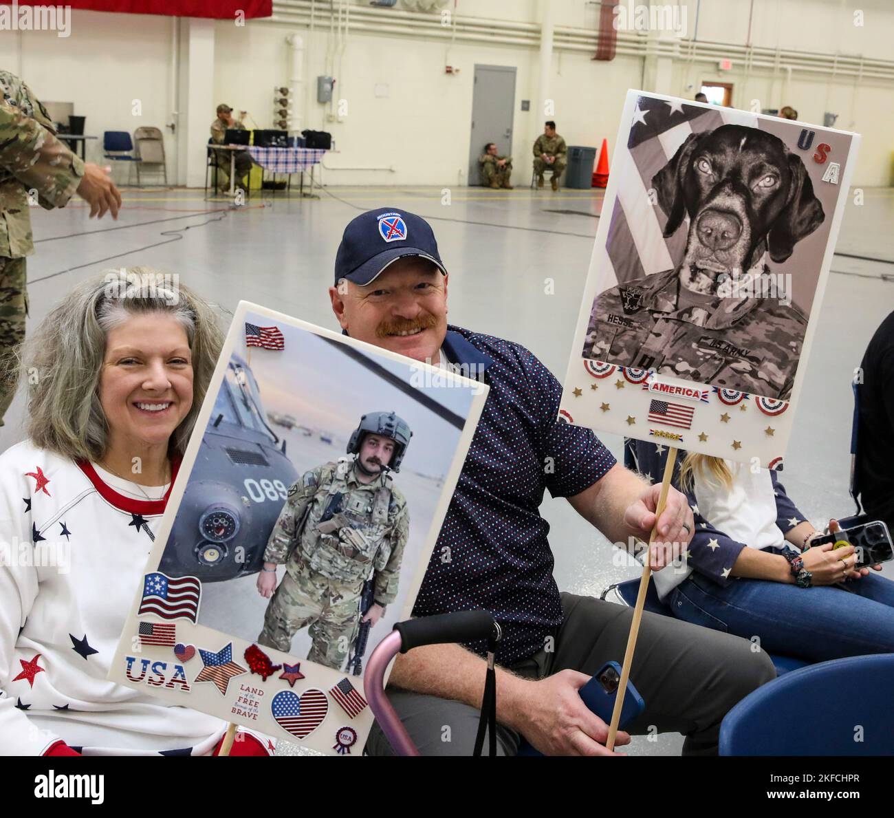 U.S. Army Soldiers assigned to Alpha Co., 2-10 Assault Helicopter ...