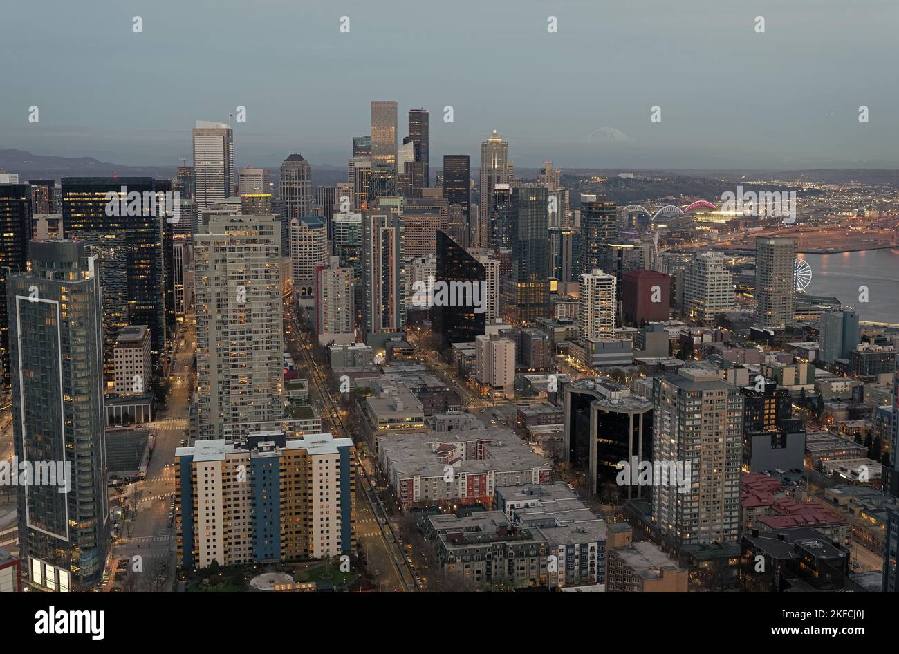 Seattle, Washington D.C. USA - April 03, 2021: seattle skyline with ...