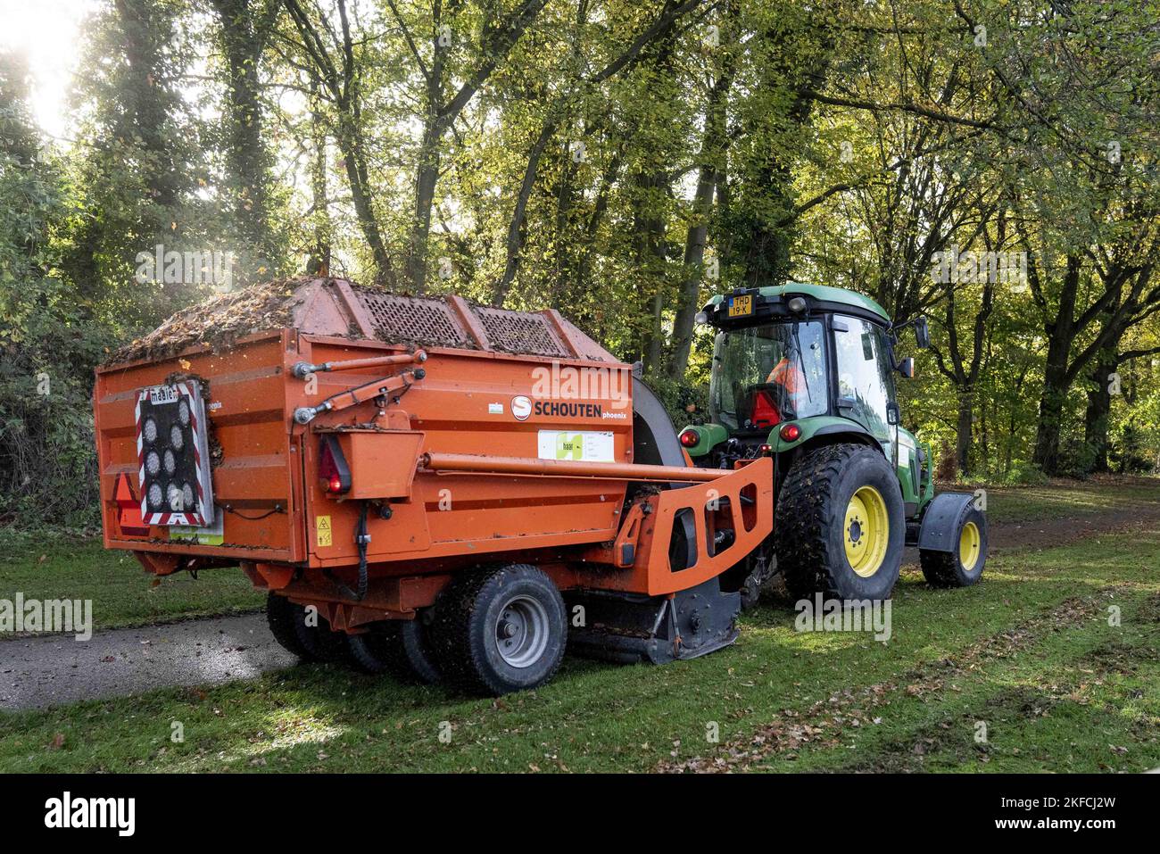 Clear up plaza service hi-res stock photography and images - Alamy