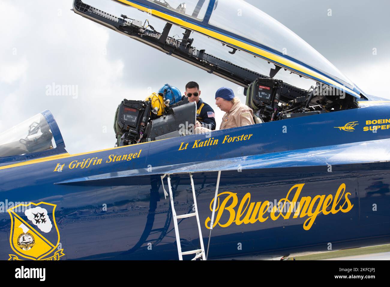 MCGHEE TYSON AIR NATIONAL GUARD BASE, Tenn.— Gunner, local radio ...