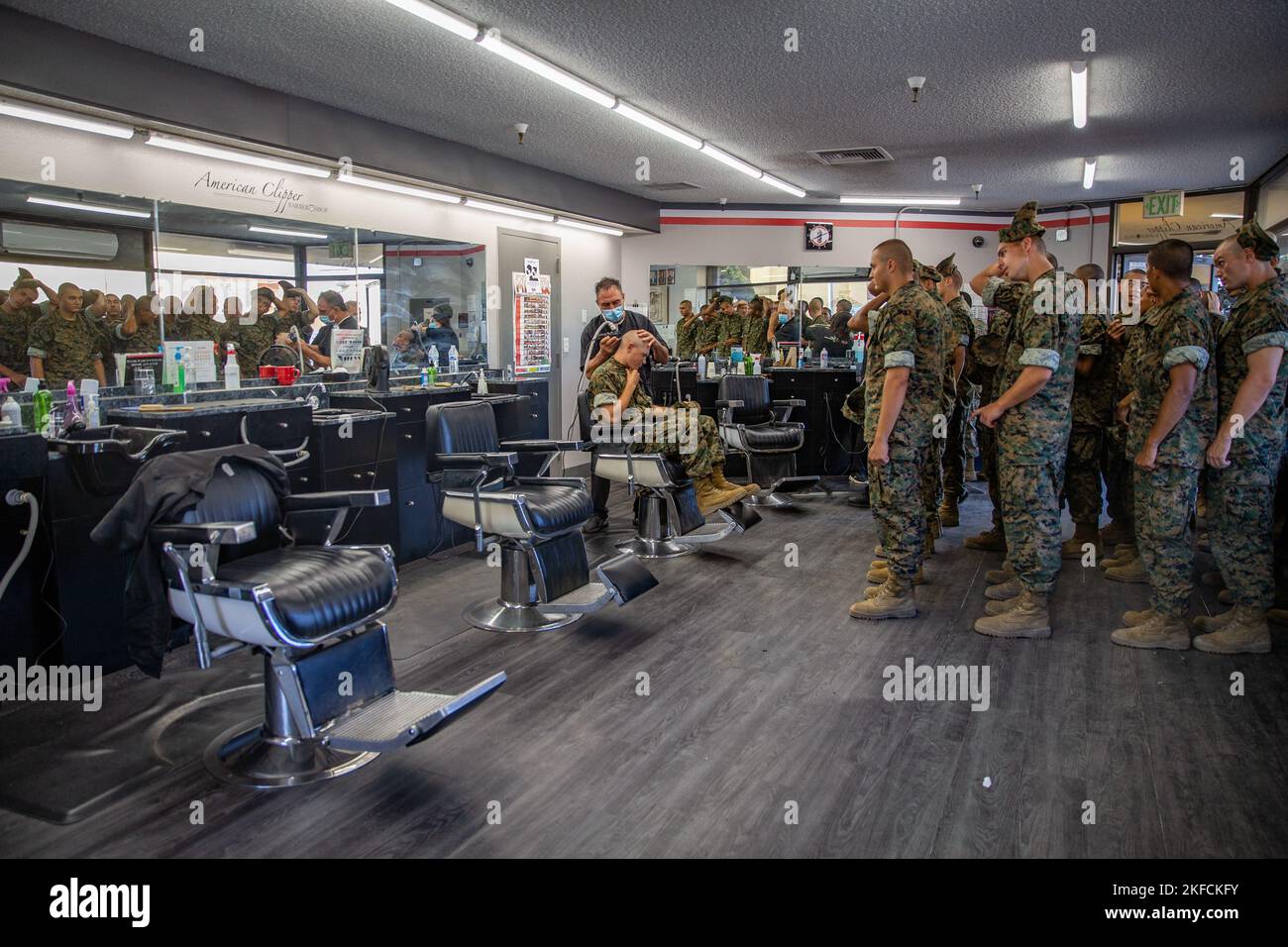 U.S. Marine Corps recruits with Delta Company, 1st Recruit Training ...