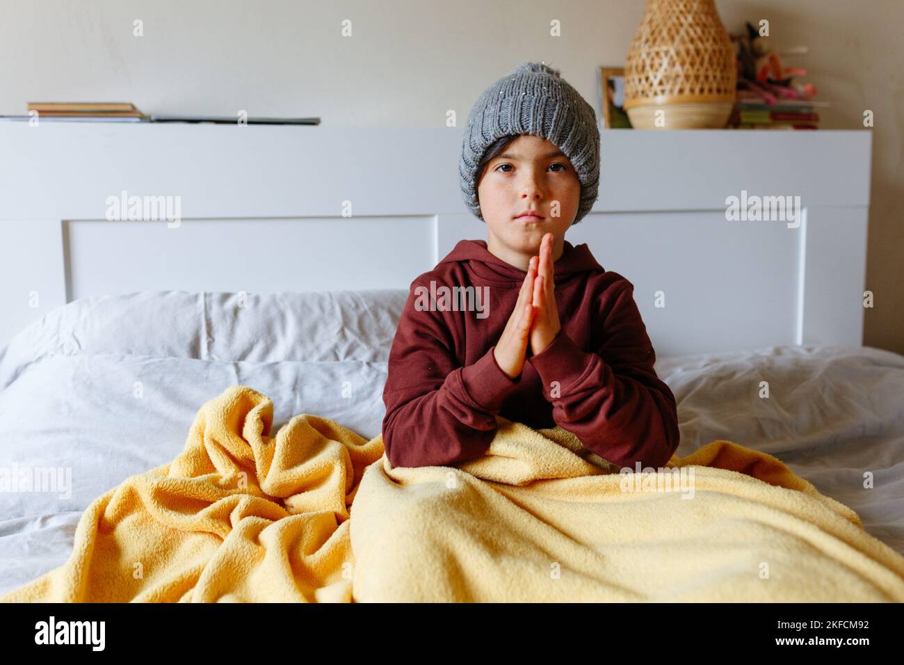 Child rubbing hands hat hi-res stock photography and images - Alamy
