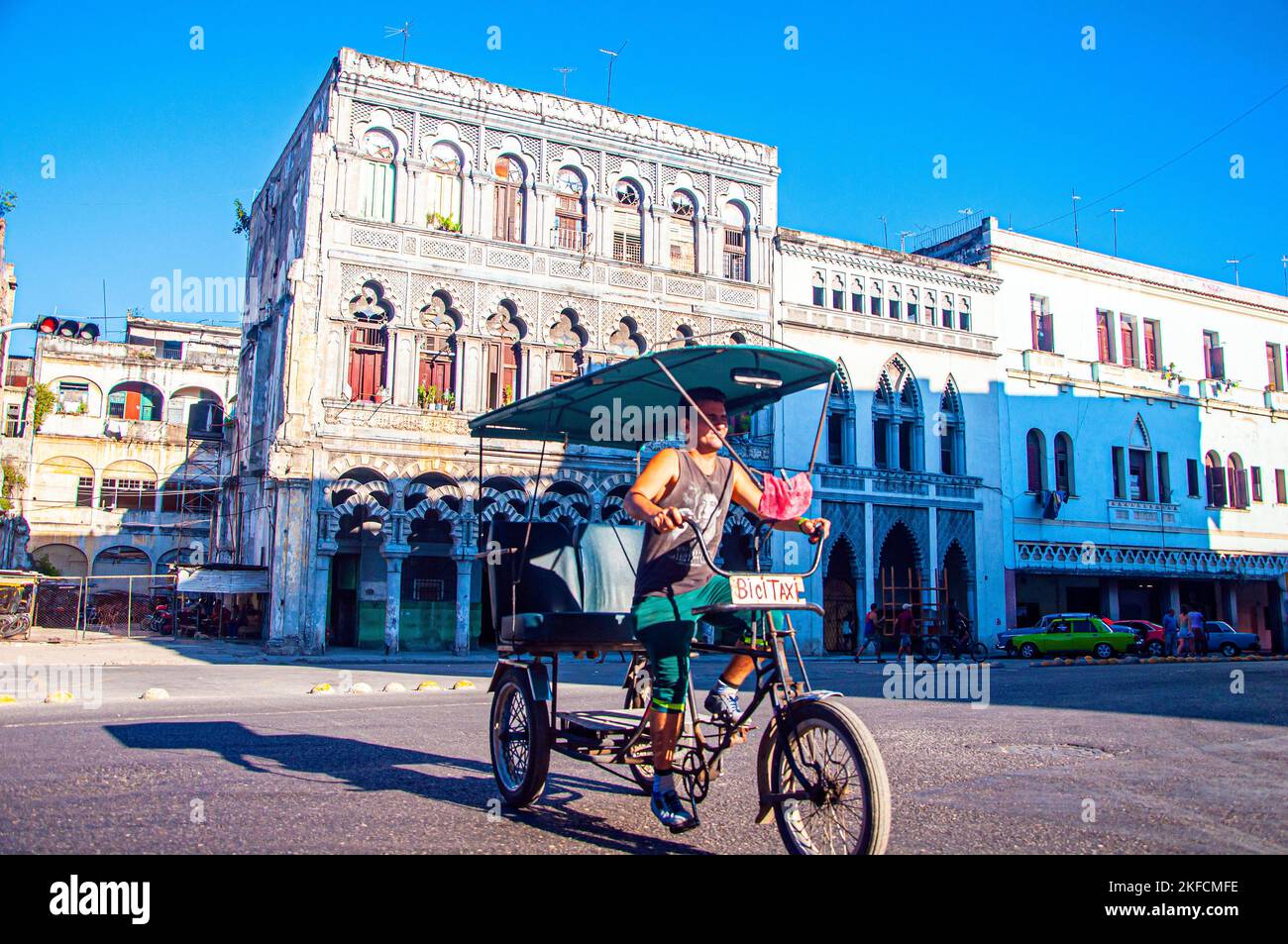 Bici taxi havana hi-res stock photography and images - Alamy