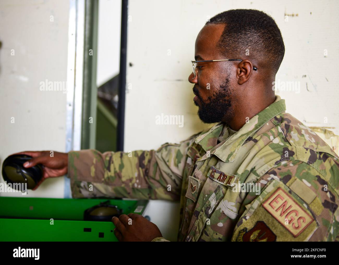 555th fighter generation squadron hi-res stock photography and images ...