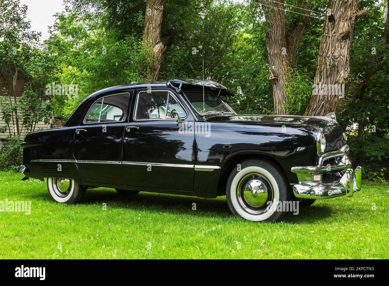Ford custom tudor 1950 года фото