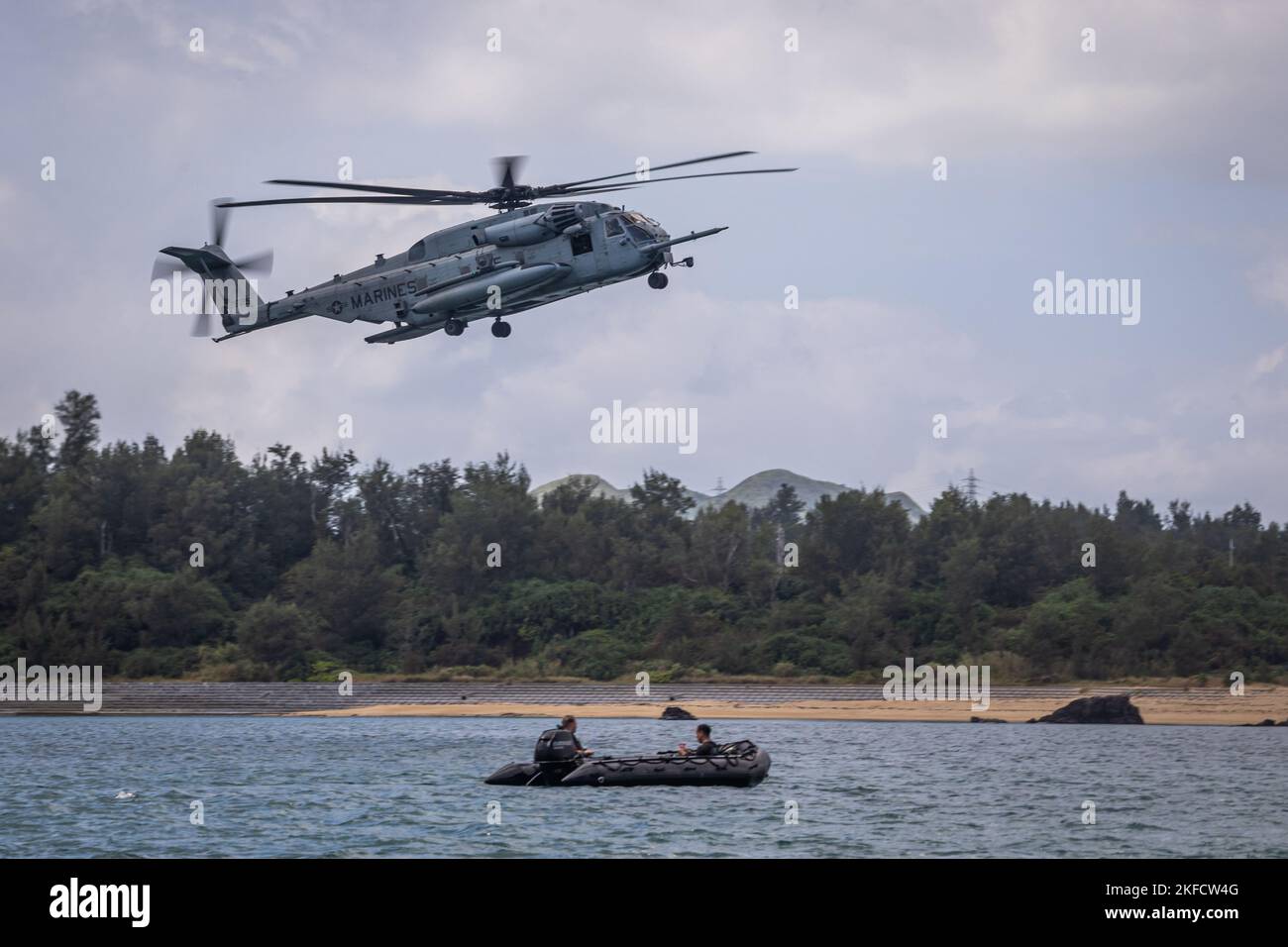 A U.S. Marine Corps CH-53E Super Stallion helicopter assigned to Heavy ...