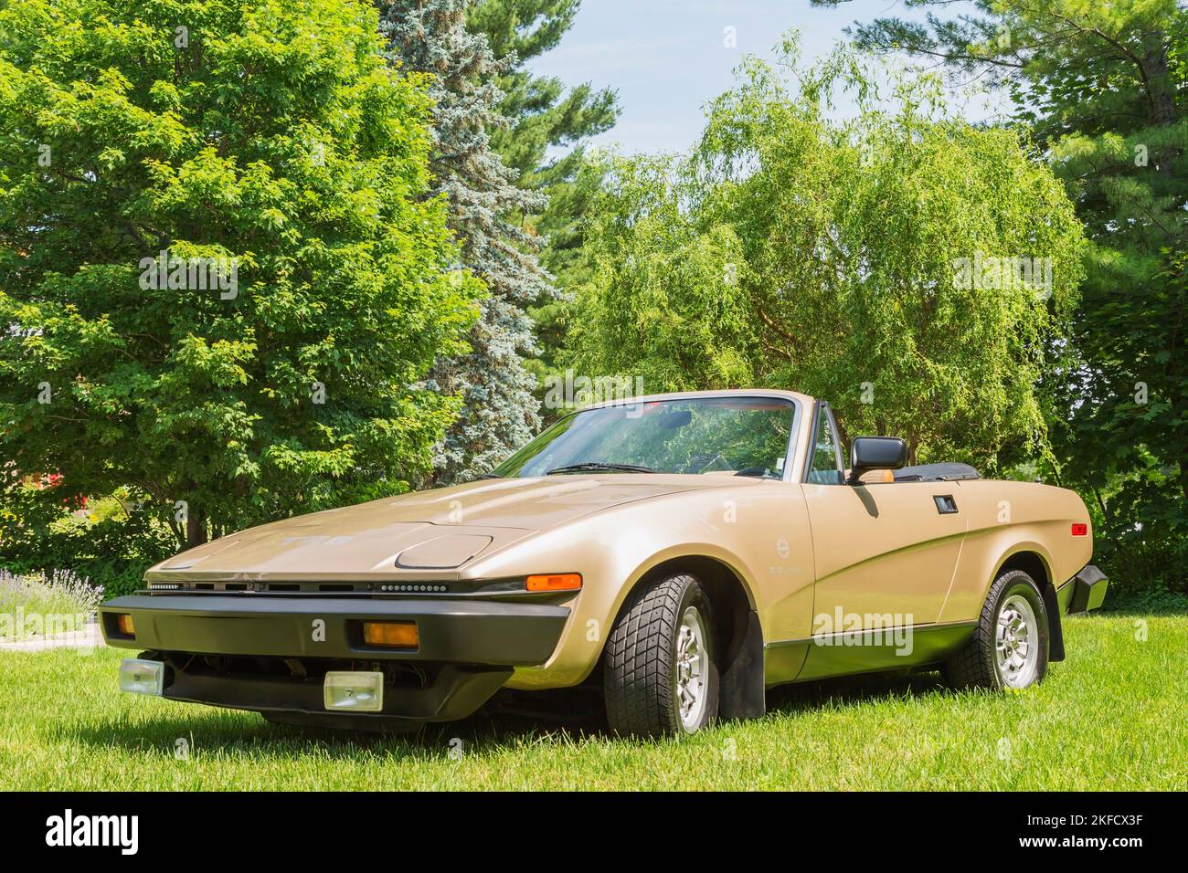 Convertible car summer no people hi-res stock photography and images ...