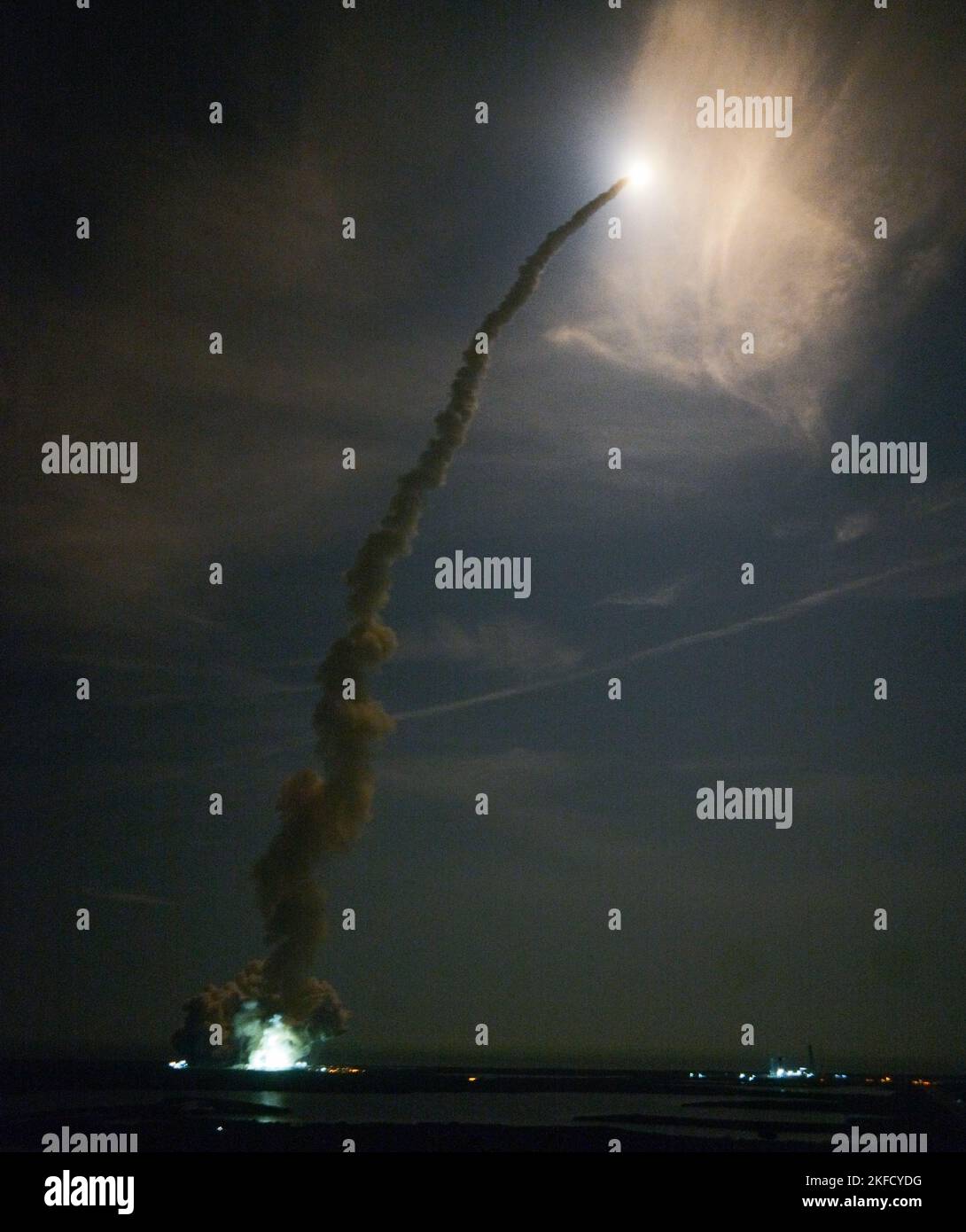 Cape Canaveral, Florida, USA. 16th Nov, 2022. NASAs Space Launch System rocket carrying the ...