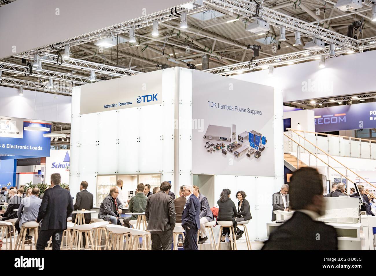 TDK bei der Electronica / Semicon Europa Messe, der Weltleitmesse und Konferenz der Elektronik ...
