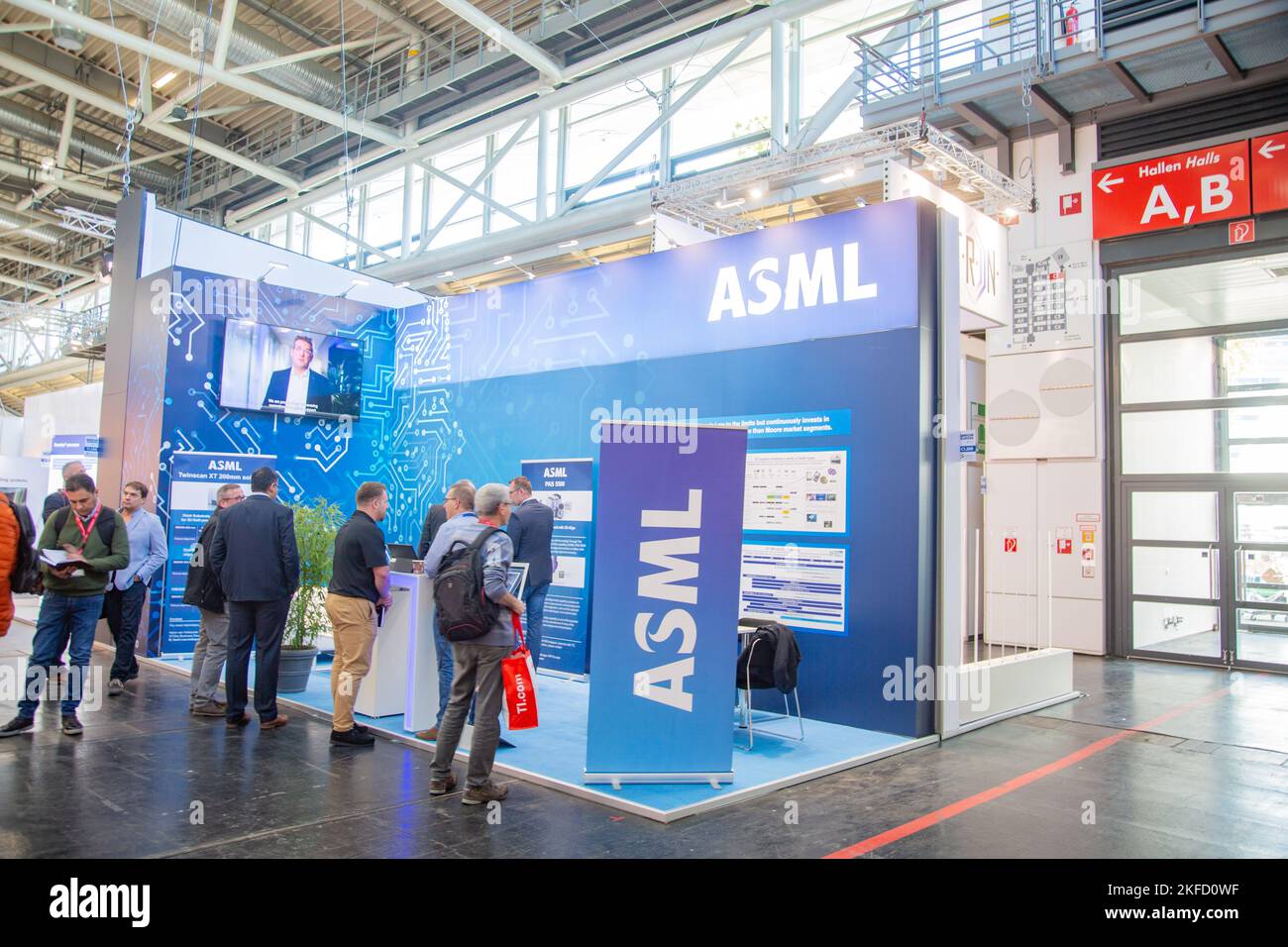 Munich, Germany. 17th Nov, 2022. ASML bei der Electronica/Semicon Europa Messe, der ...