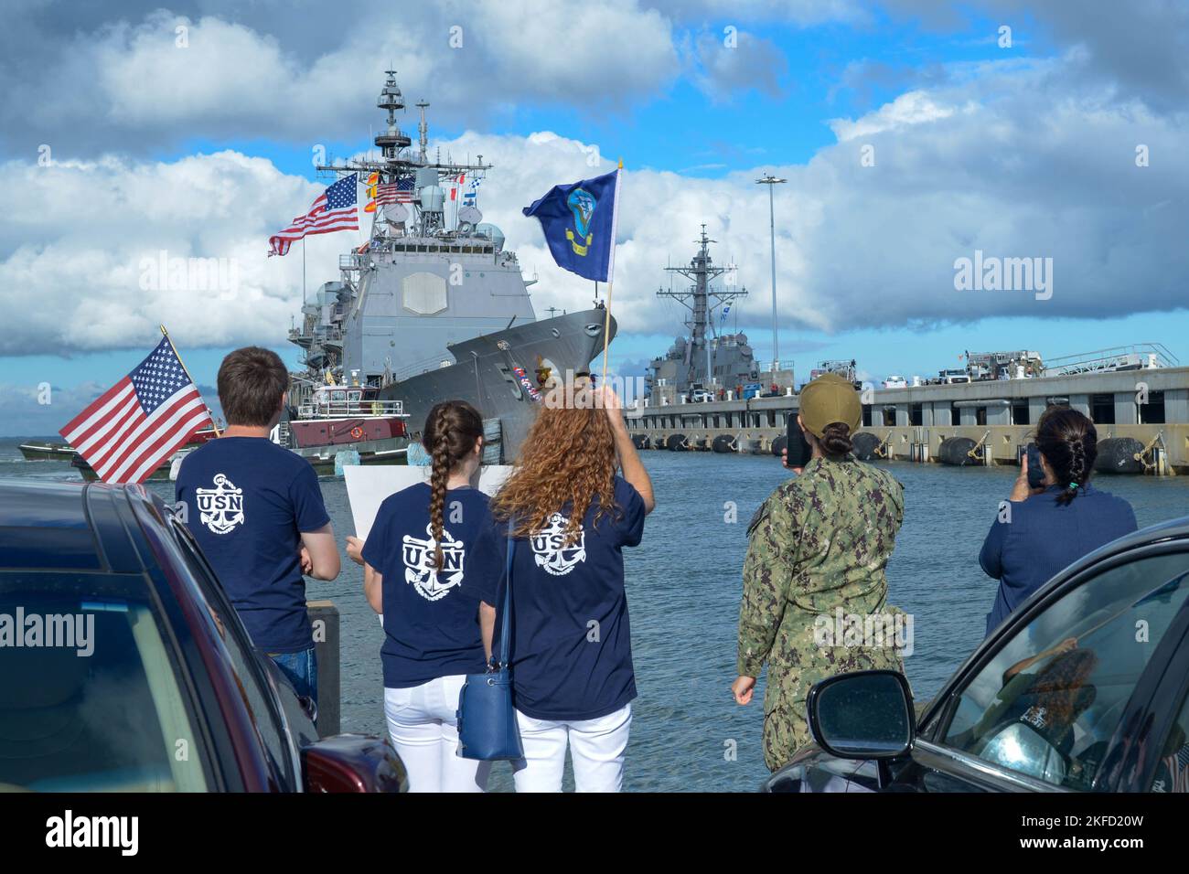 NORFOLK (Sept. 8, 2022) Family and friends of Sailors aboard the USS ...