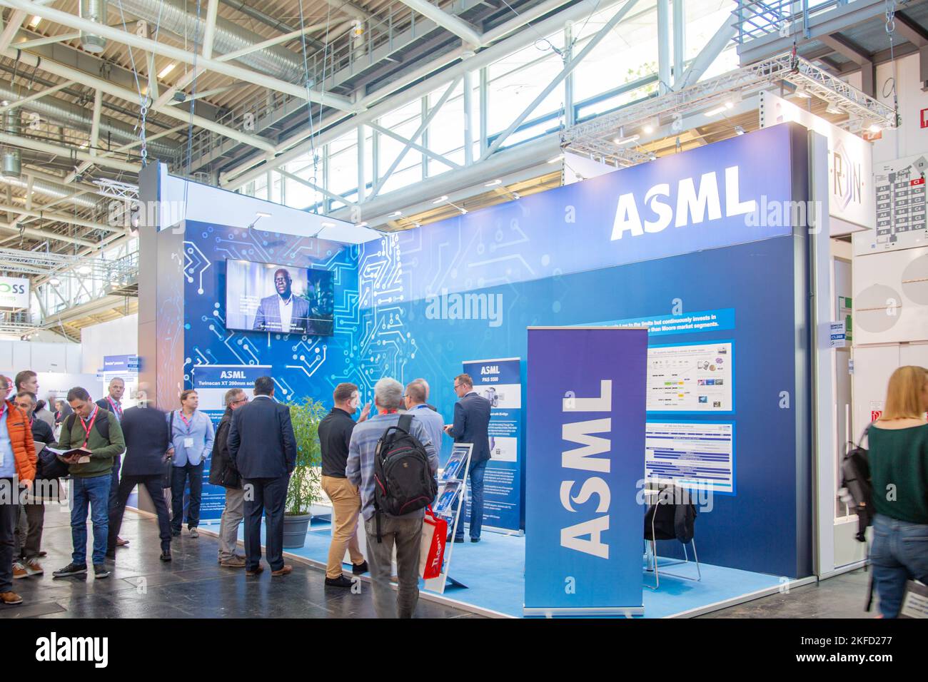 Munich, Germany. 17th Nov, 2022. ASML bei der Electronica/Semicon Europa Messe, der ...