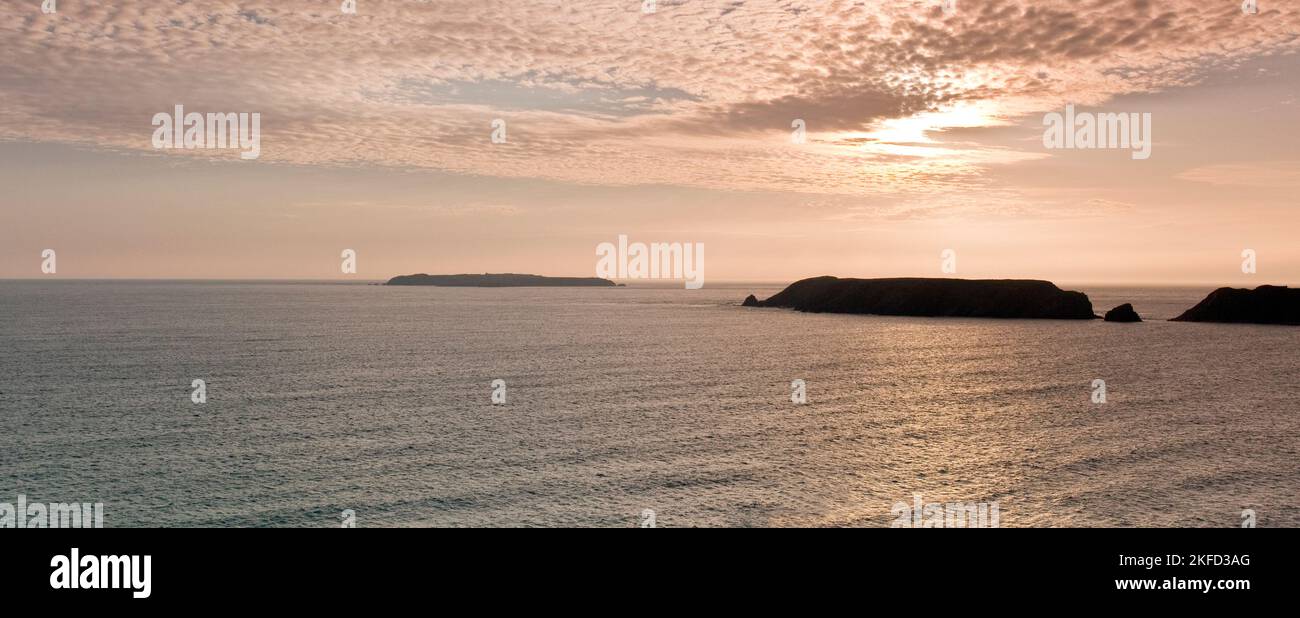 Beautiful late summer sunset, view of Irish sea, Gateholm Island, along ...