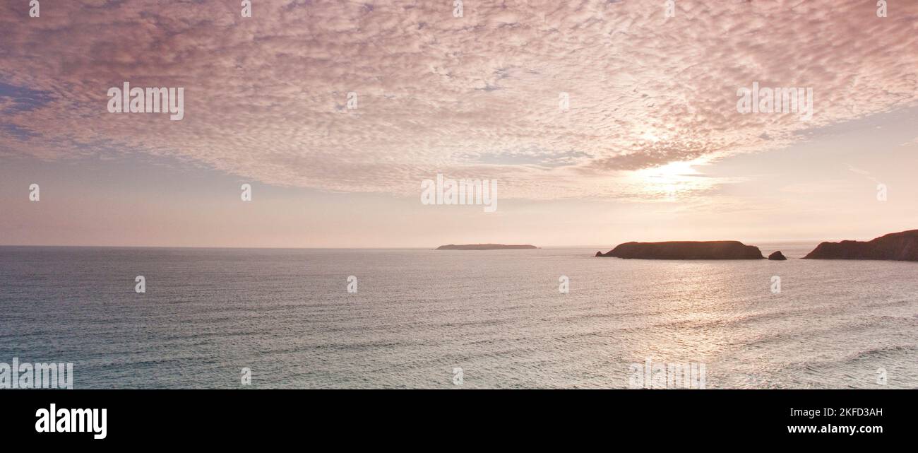 Beautiful late summer sunset, view of Irish sea, Gateholm and Skokholm ...