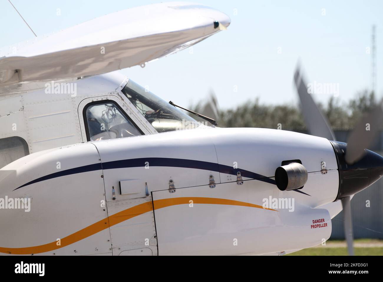 Plane with propellers hi-res stock photography and images - Alamy