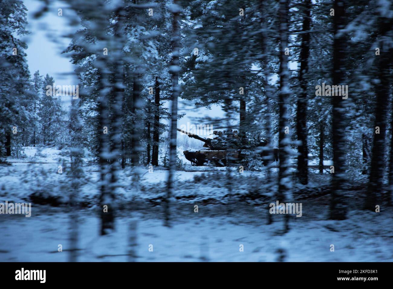 An m1a2 abrams tank trees hi-res stock photography and images - Alamy