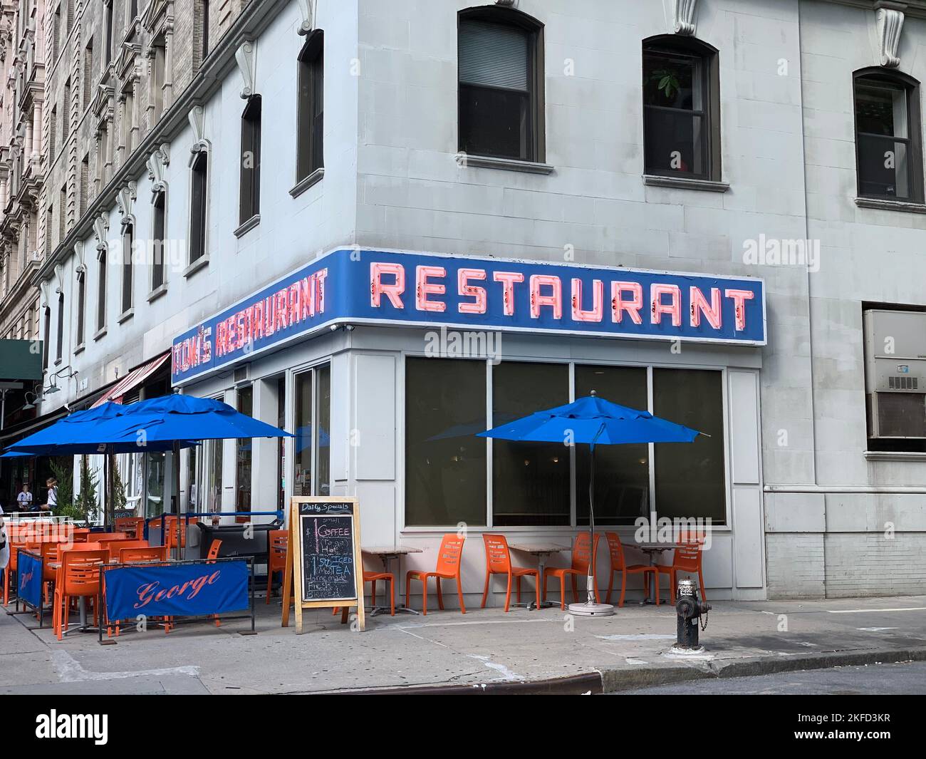 The outside view of the restaurant from the show Seinfeld Stock Photo ...