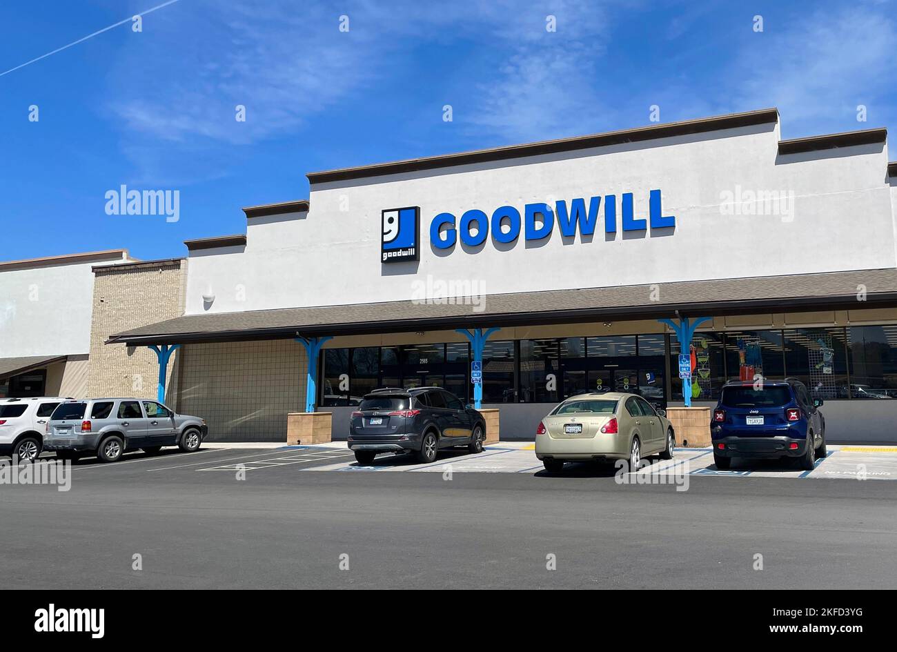 Goodwill and store hi-res stock photography and images - Alamy