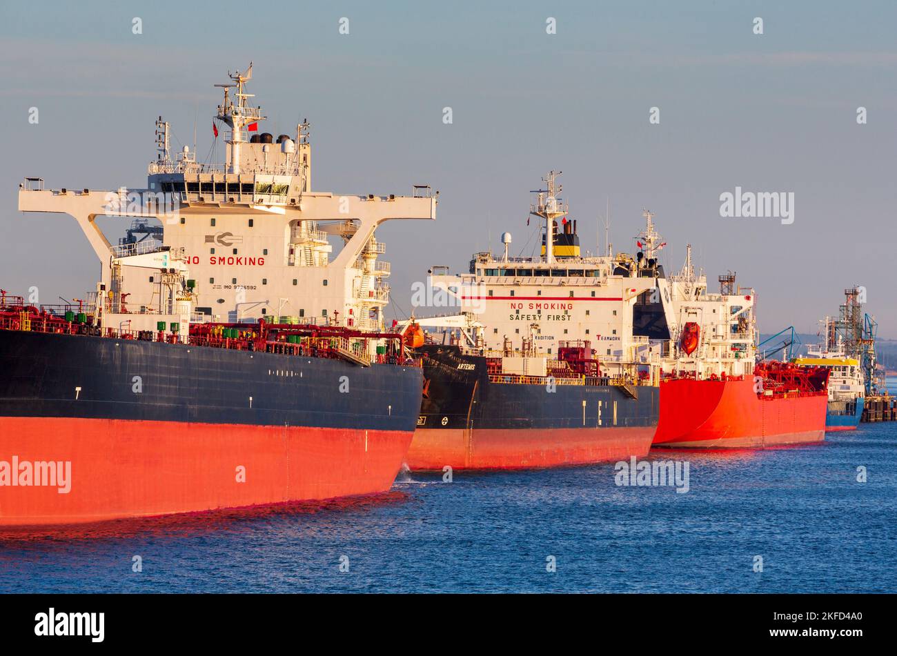 Oil tanker Front Lynx,Fawley Refinery,Southampton, Hampshire, England ...