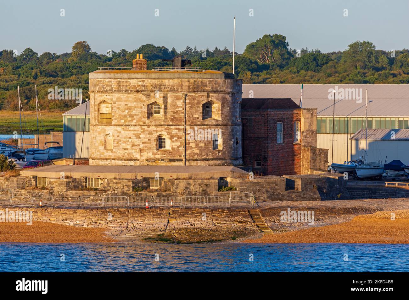 Castle, Calshot Spit in the Solent,Southampton, Hampshire, England ...