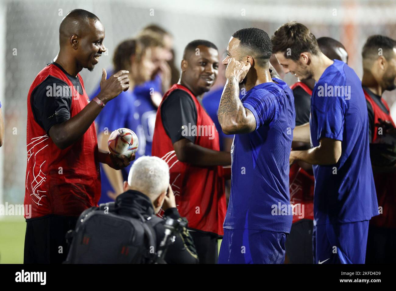 DOHA, Qatar - 17/11/2022, Memphis Depay during a meeting of the Dutch ...