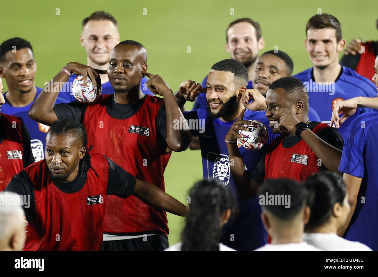 DOHA, Qatar - 17/11/2022, Memphis Depay during a meeting of the Dutch ...