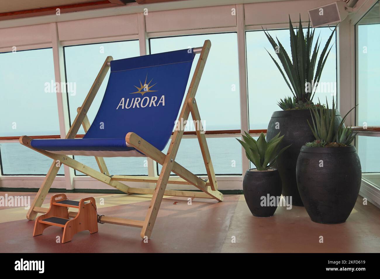 Cruise ship aurora riviera pool hi-res stock photography and images - Alamy