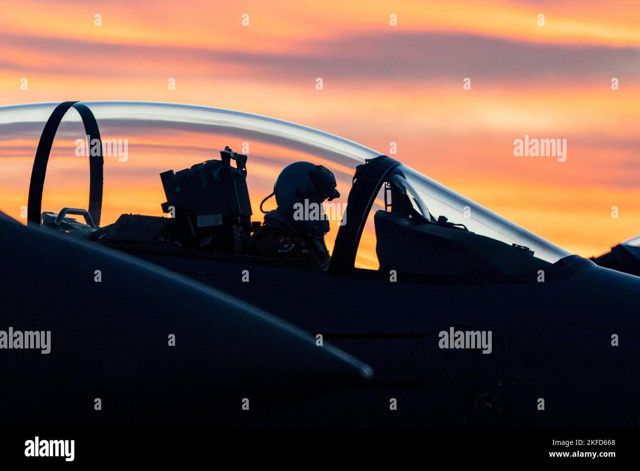 RAF Lakenheath, Suffolk, UK. 9th Nov, 2022. A U.S. Air Force pilot ...