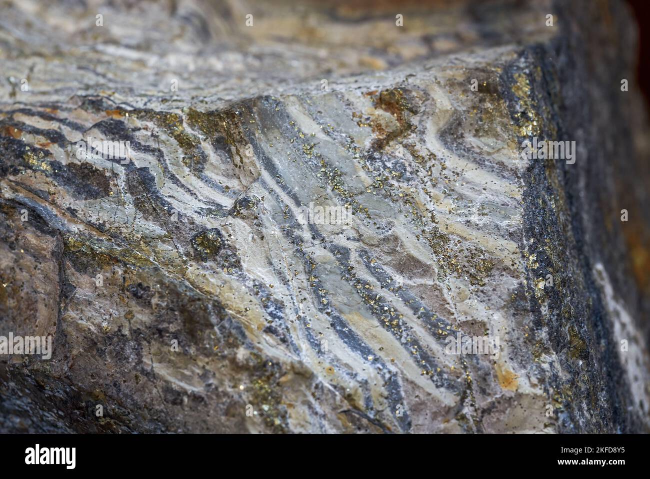 Naturally formed geological formation shale close-up Stock Photo - Alamy