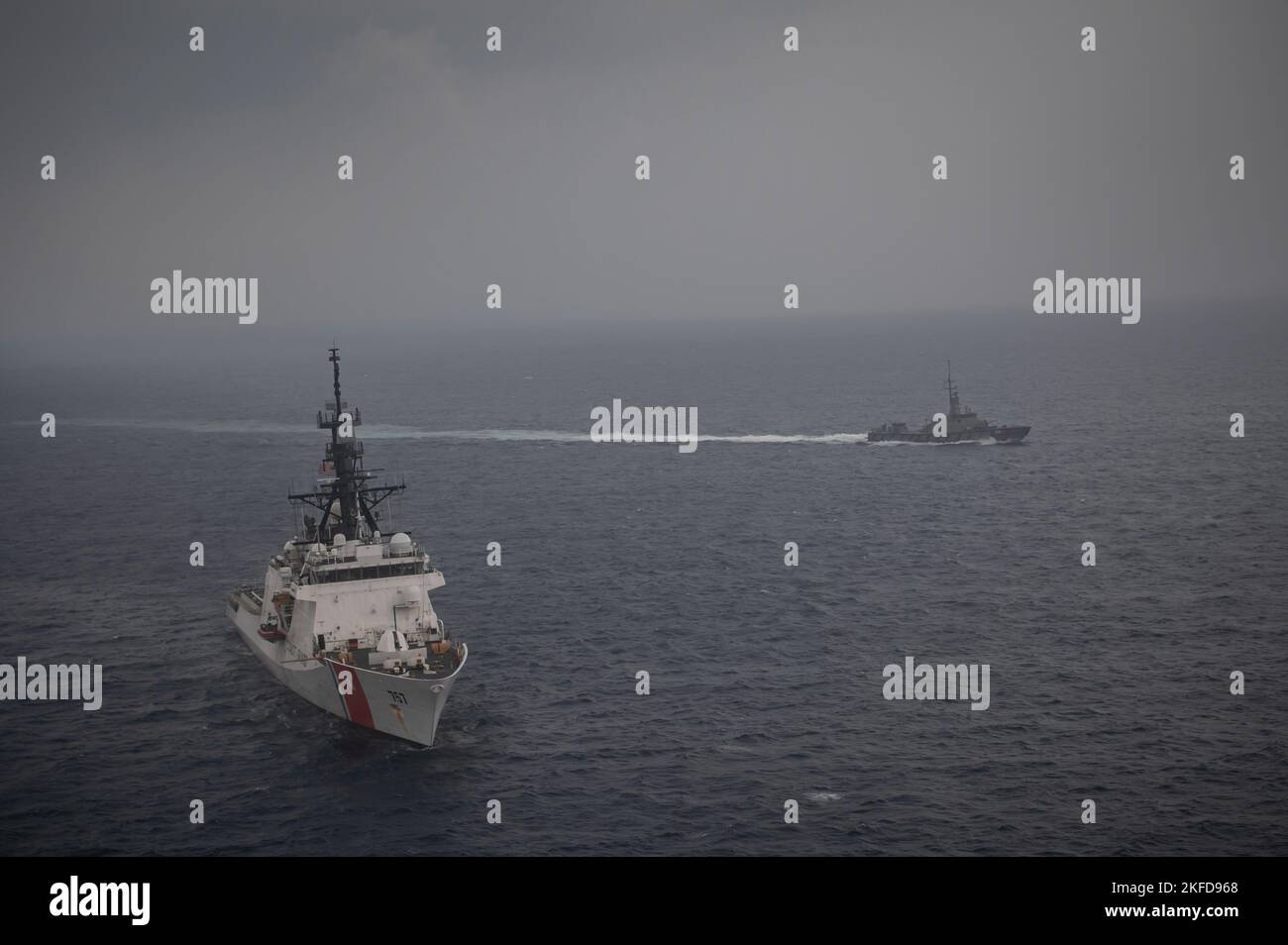 USCGC Midgett (WMSL 757) and Singapore Naval ship MSRV Bastion conduct ...