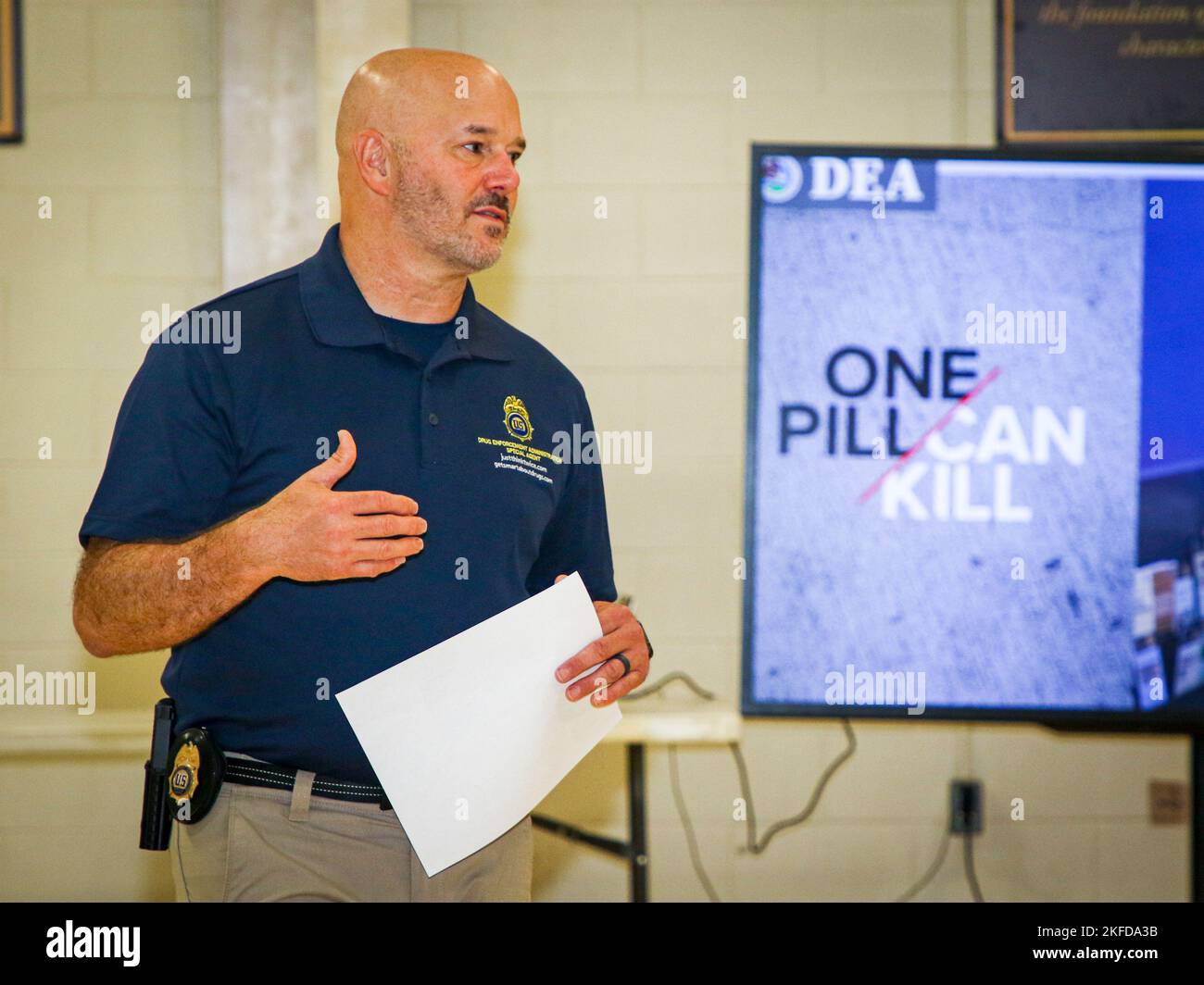 EAGLE LAKE, Texas — An agent from the U.S. Drug Enforcement ...