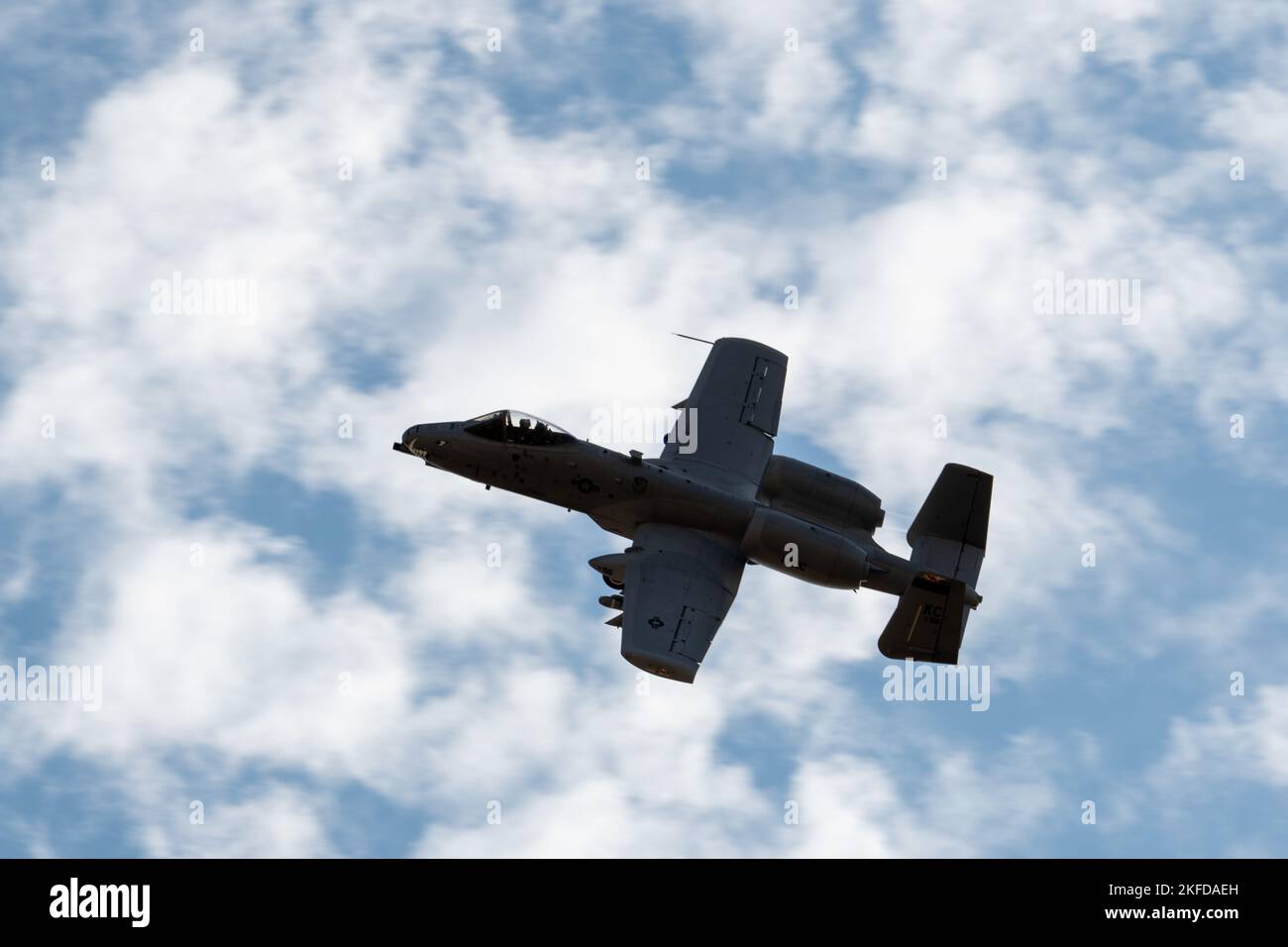 A U.S. Air Force pilot flies an A-10 Warthog during Hawgsmoke 2022 at ...