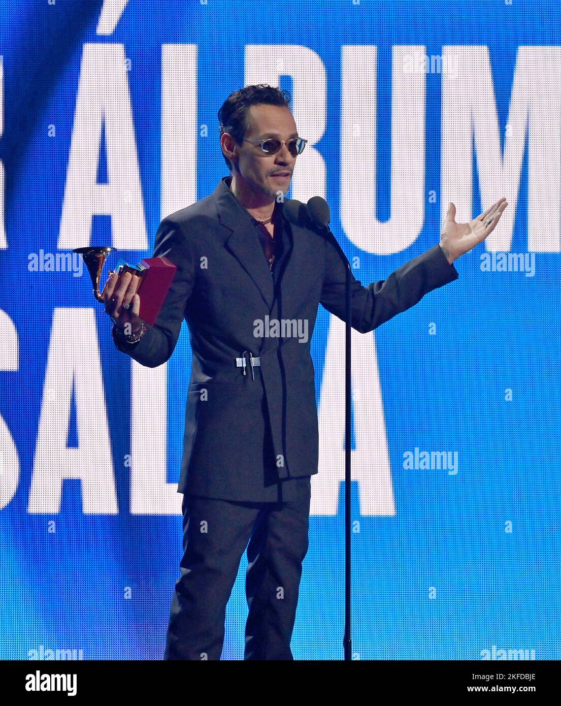 Las Vegas, United States. 17th Nov, 2022. Marc Anthony accepts the Best ...