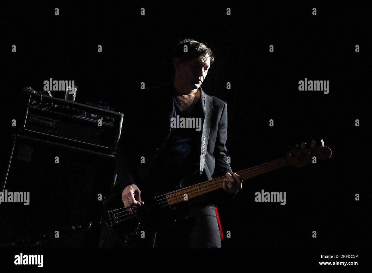 Bassist brad truax hi-res stock photography and images - Alamy