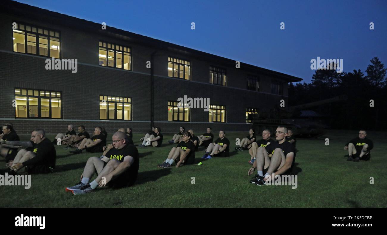 U.S. Army Reserve Soldiers in the 88th Readiness Division Headquarters ...