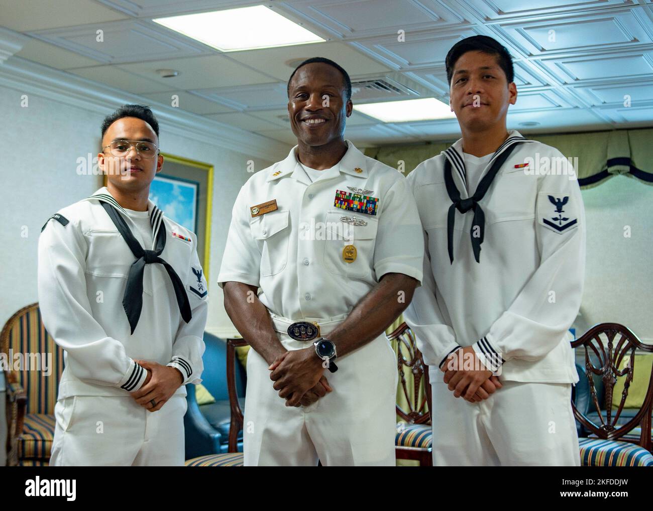 220909-N-JR318-1011 ATLANTIC OCEAN (Sep. 9, 2022) Logistics Specialist 3rd Class John Gacad ...