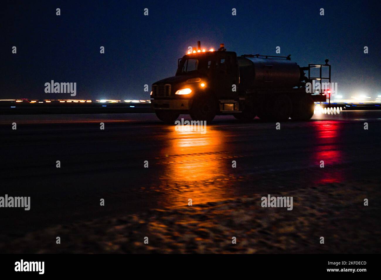 577th expeditionary prime beef squadron hi-res stock photography and ...