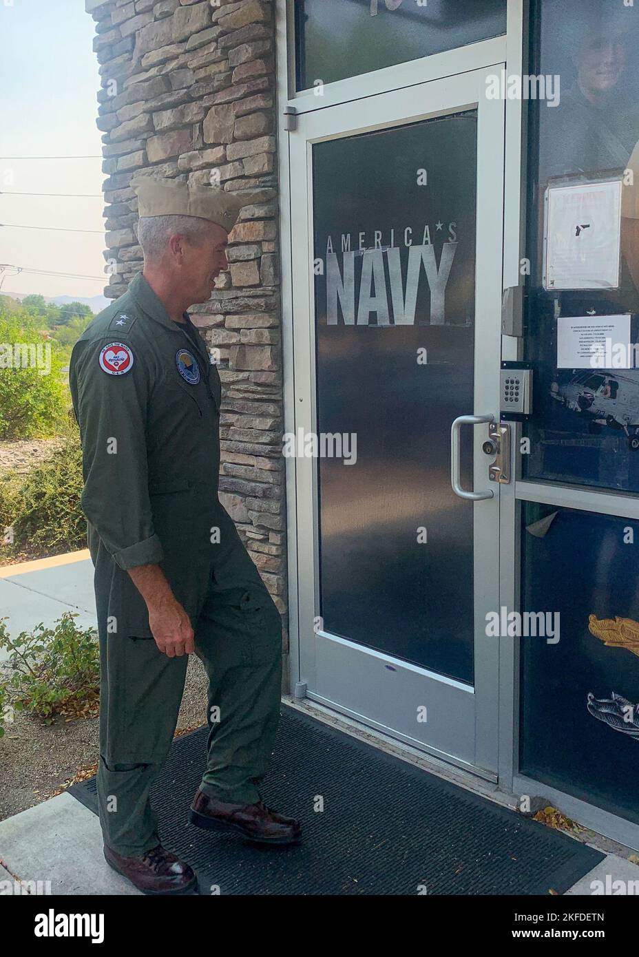 Navy recruiting station sparks hi-res stock photography and images - Alamy