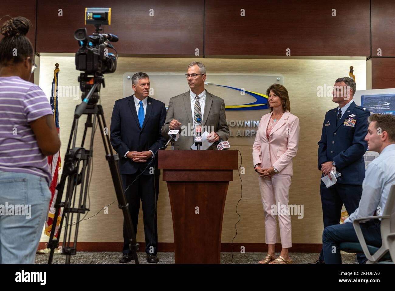 New air traffic control tower hi-res stock photography and images - Alamy