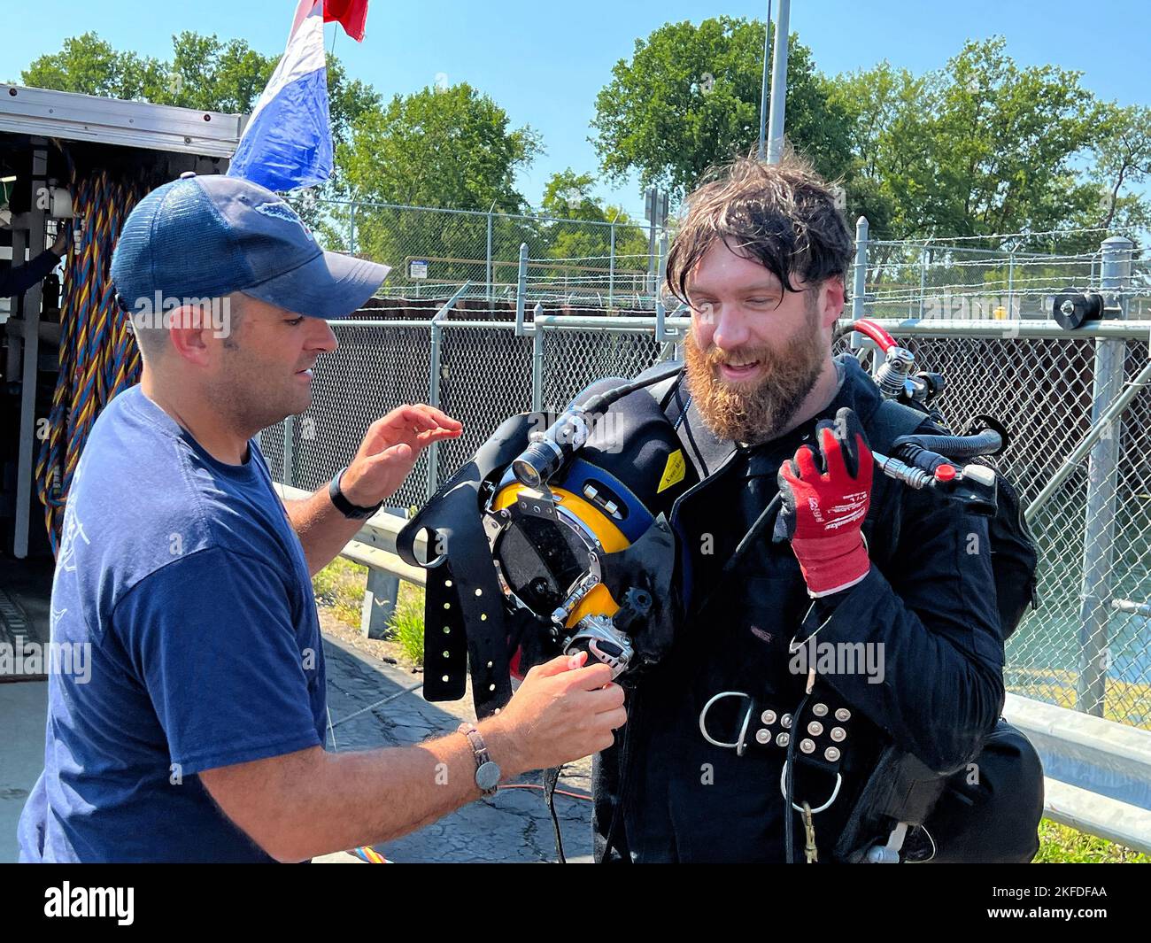 The Army Corps of Engineers, Buffalo District, dive team members ...