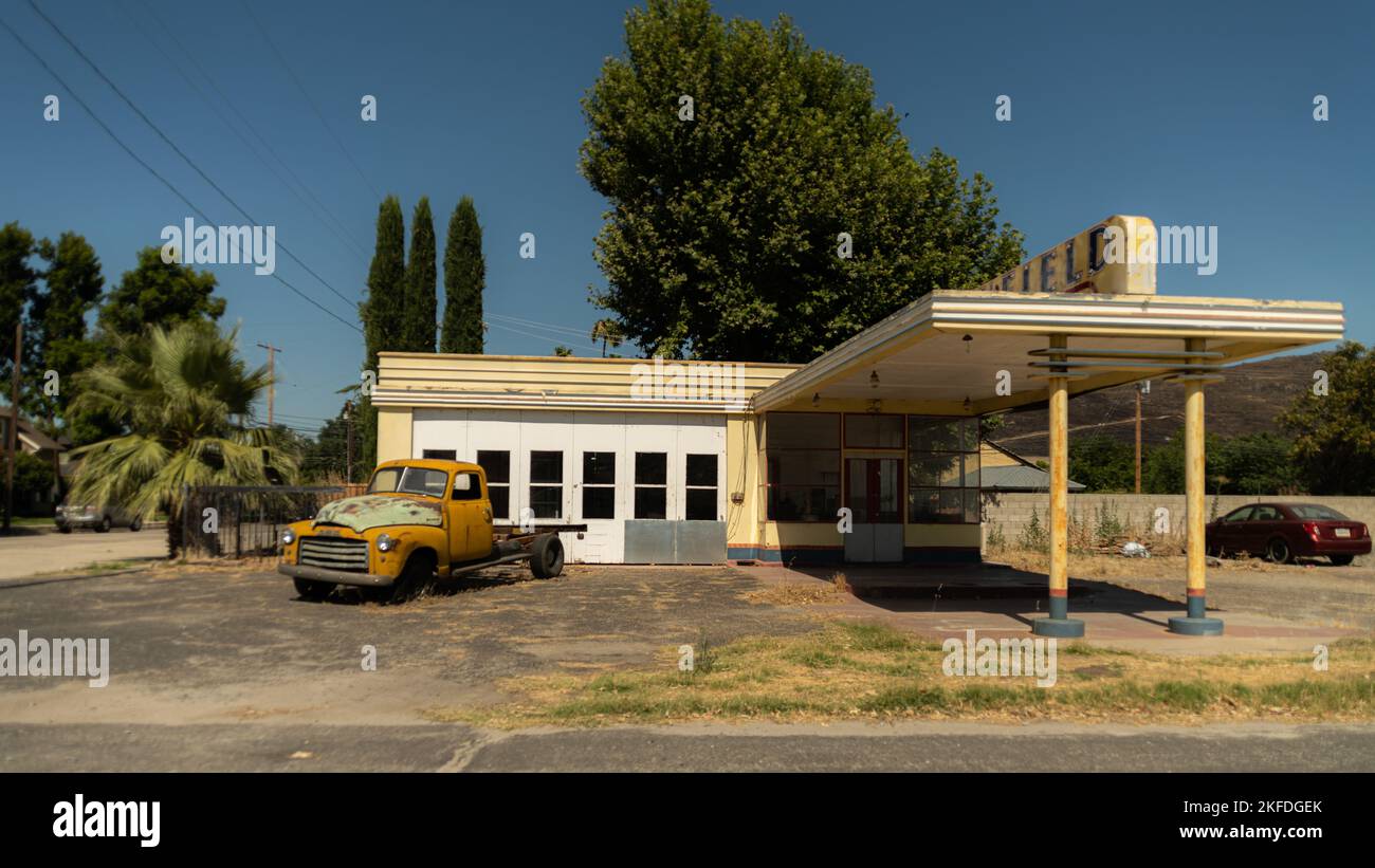 Pick up truck gas station hi-res stock photography and images - Alamy