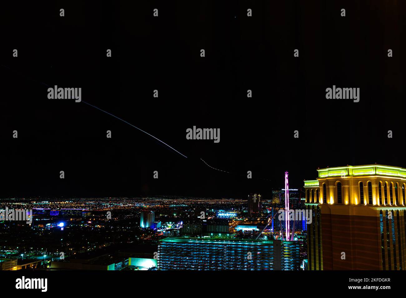 Flying over vegas hi-res stock photography and images - Alamy